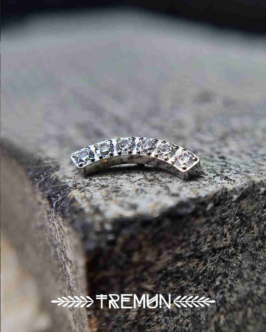 Curved Cluster CZ – Tremun Piercing