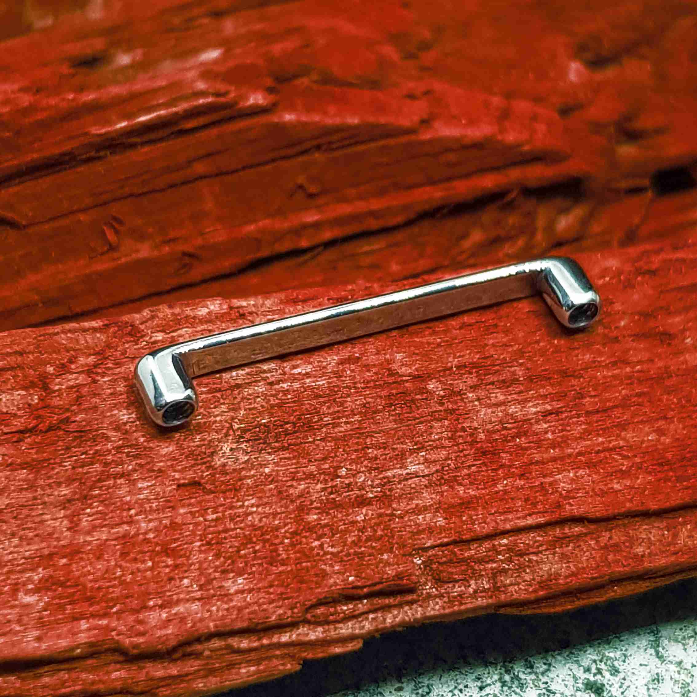 Surface Bar – Tremun Piercing